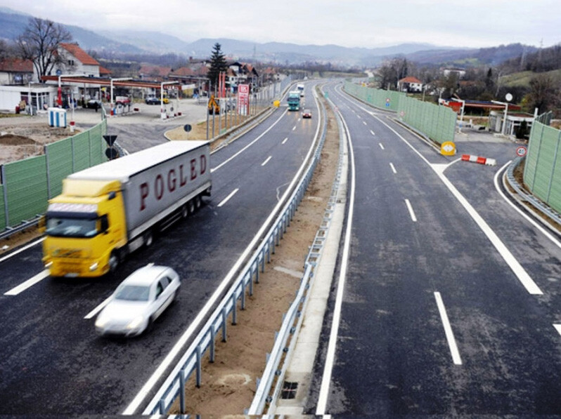 Srpski prigušivač za autoputeve - zvučne barijere sa kamenom vunom